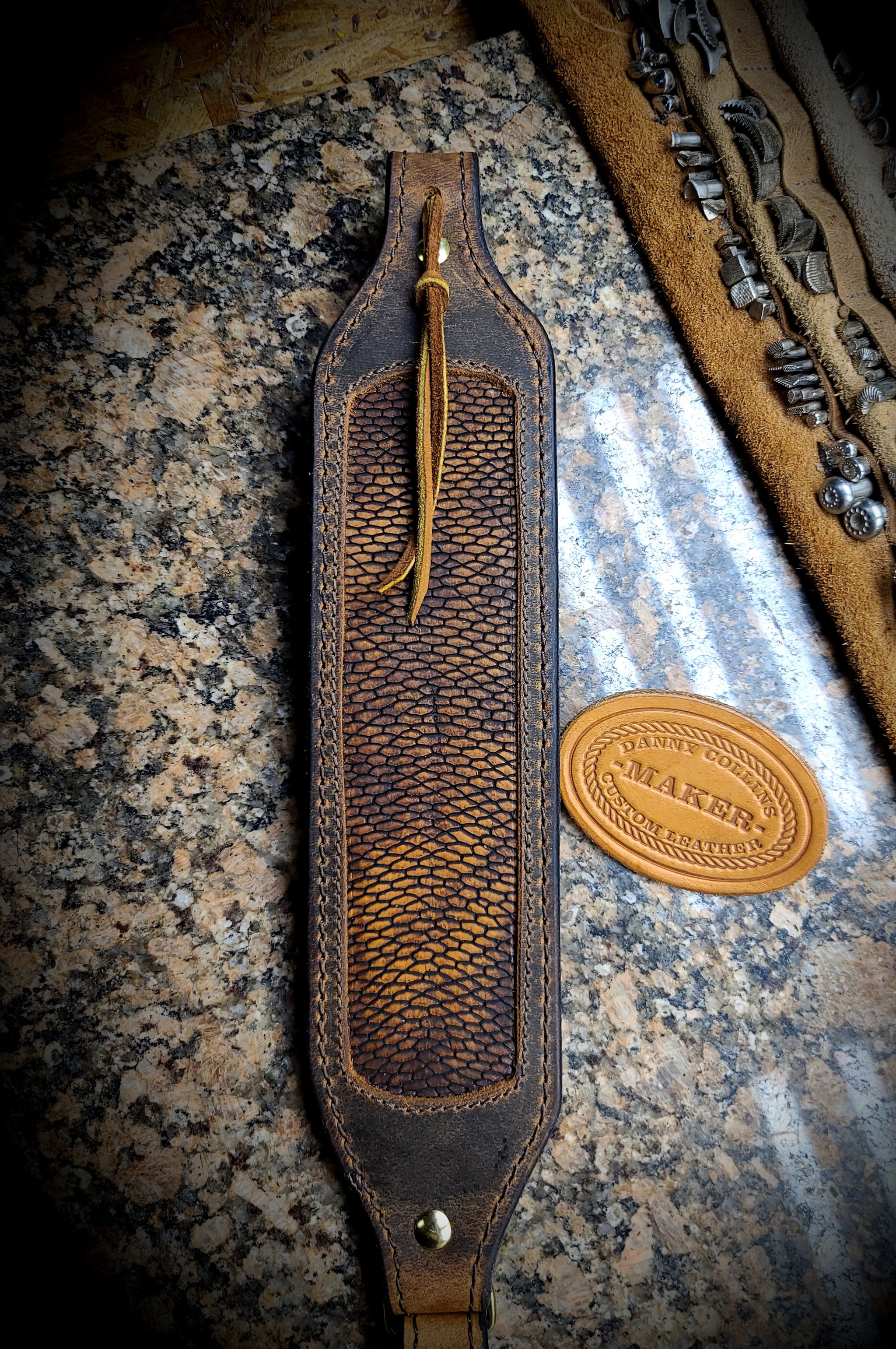 Badlands Beaver Tail Sling – Danny Collins Custom Leather